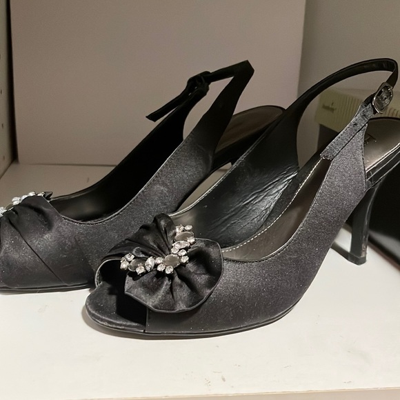Jacqueline Ferrar | Shoes | Jacqueline Ferrar Black Abigail Dress Shoes ...